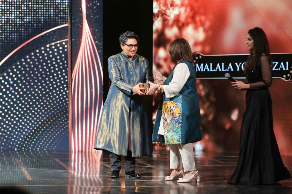 Malala Yousafzai receives Women Leaders Award in Islamabad