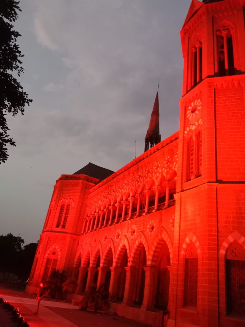 Karachi Monuments Illuminated To Celebrate World Heart Day