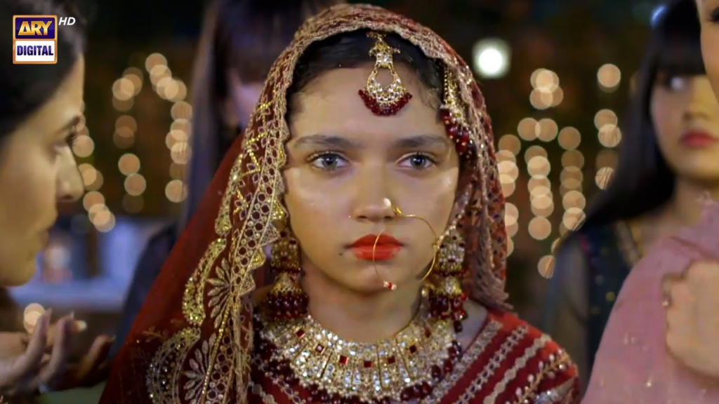 'Mayi Ri' Fame Aina Asif Celebrates 15th Birthday