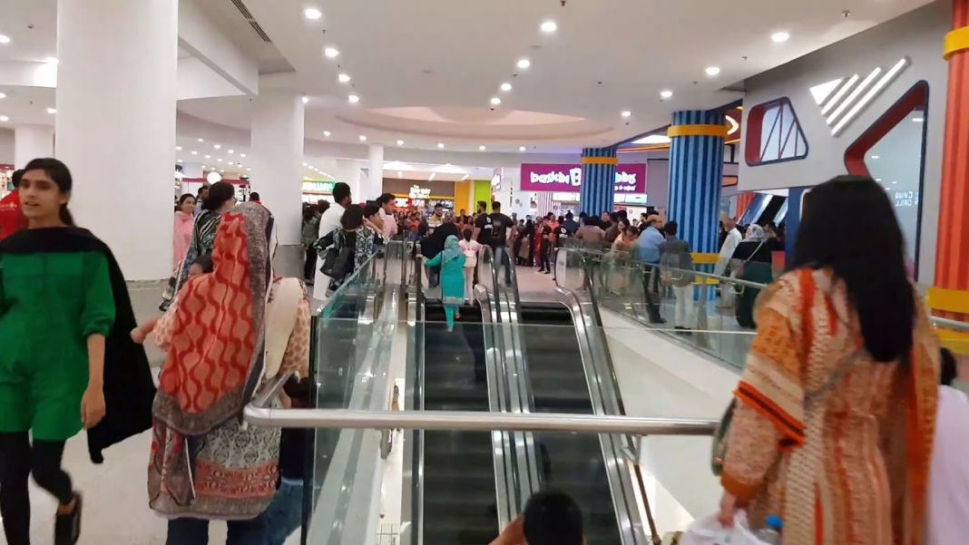 Lucky One Mall Karachi Location, Outlets, and Timings