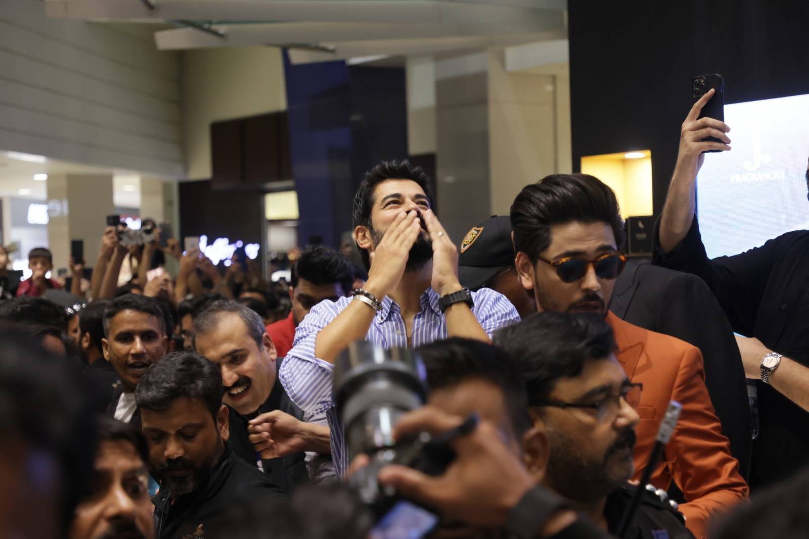 Turkish Actor Burak Özçivit Receives Grand Welcome in Karachi