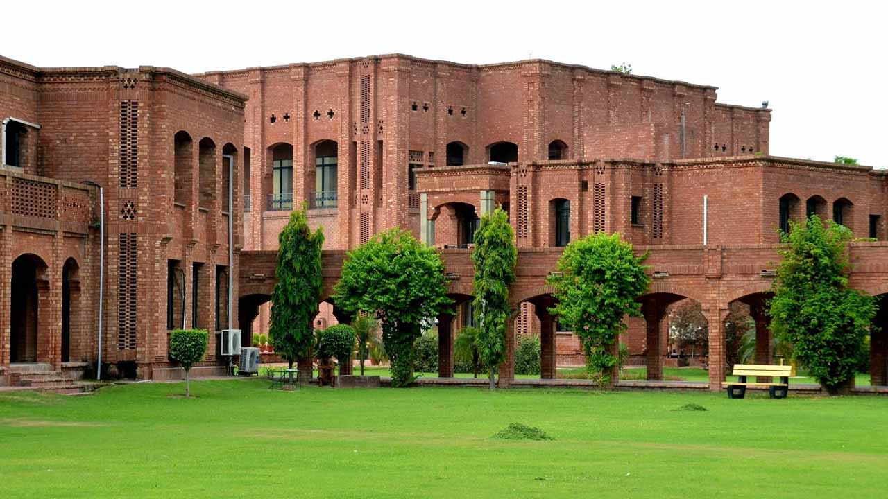 COMSATS Announce Free Education for Labors in Punjab
