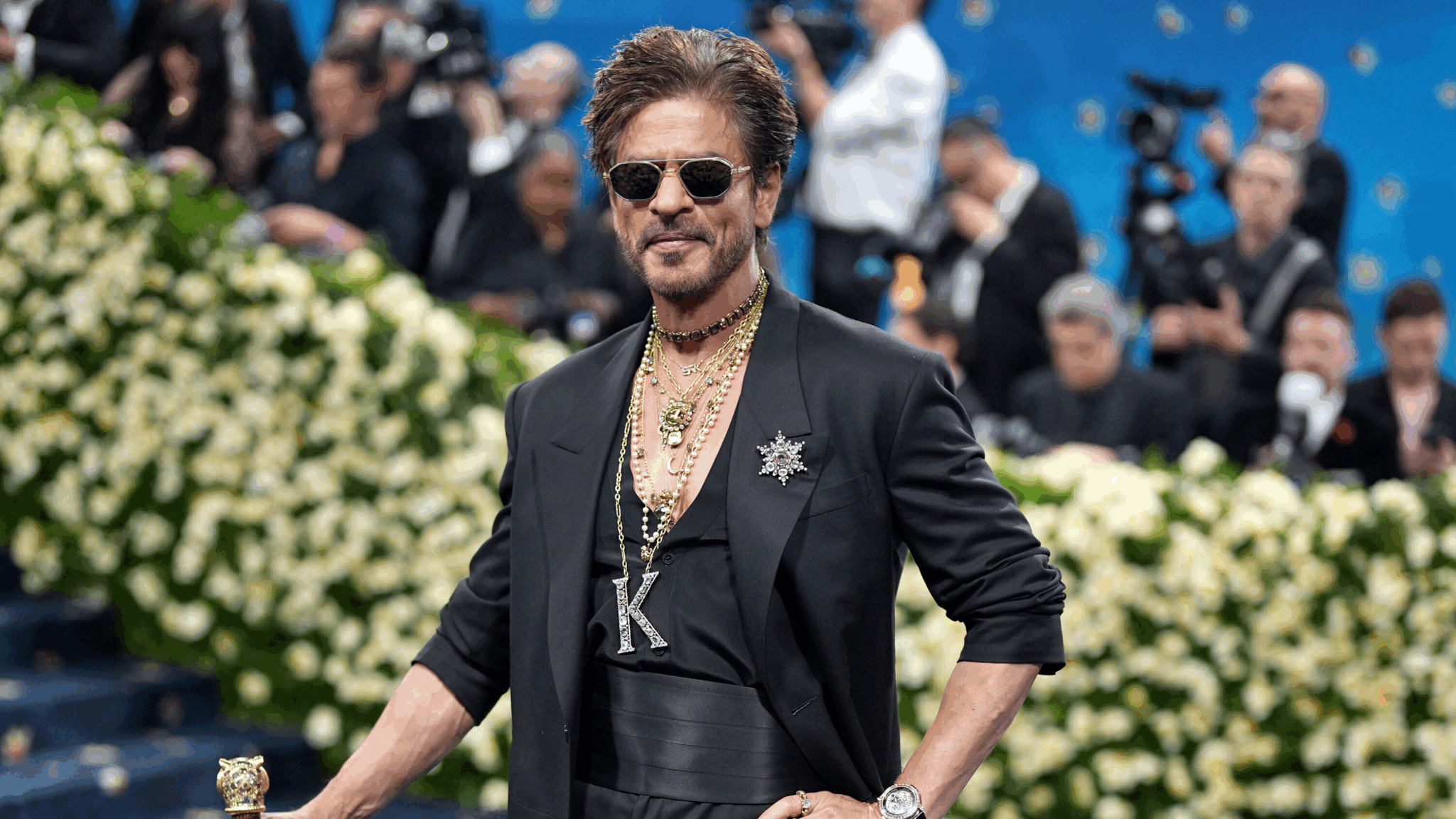 Shah Rukh Khan Met Gala 2025 Look Stuns Everyone – Let’s Decode His Iconic Style